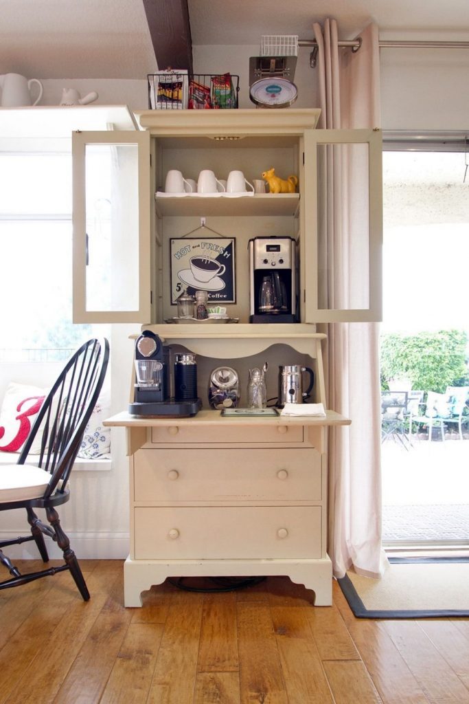 25+ Gorgeous Coffee Bar Ideas to Impress Your Friend